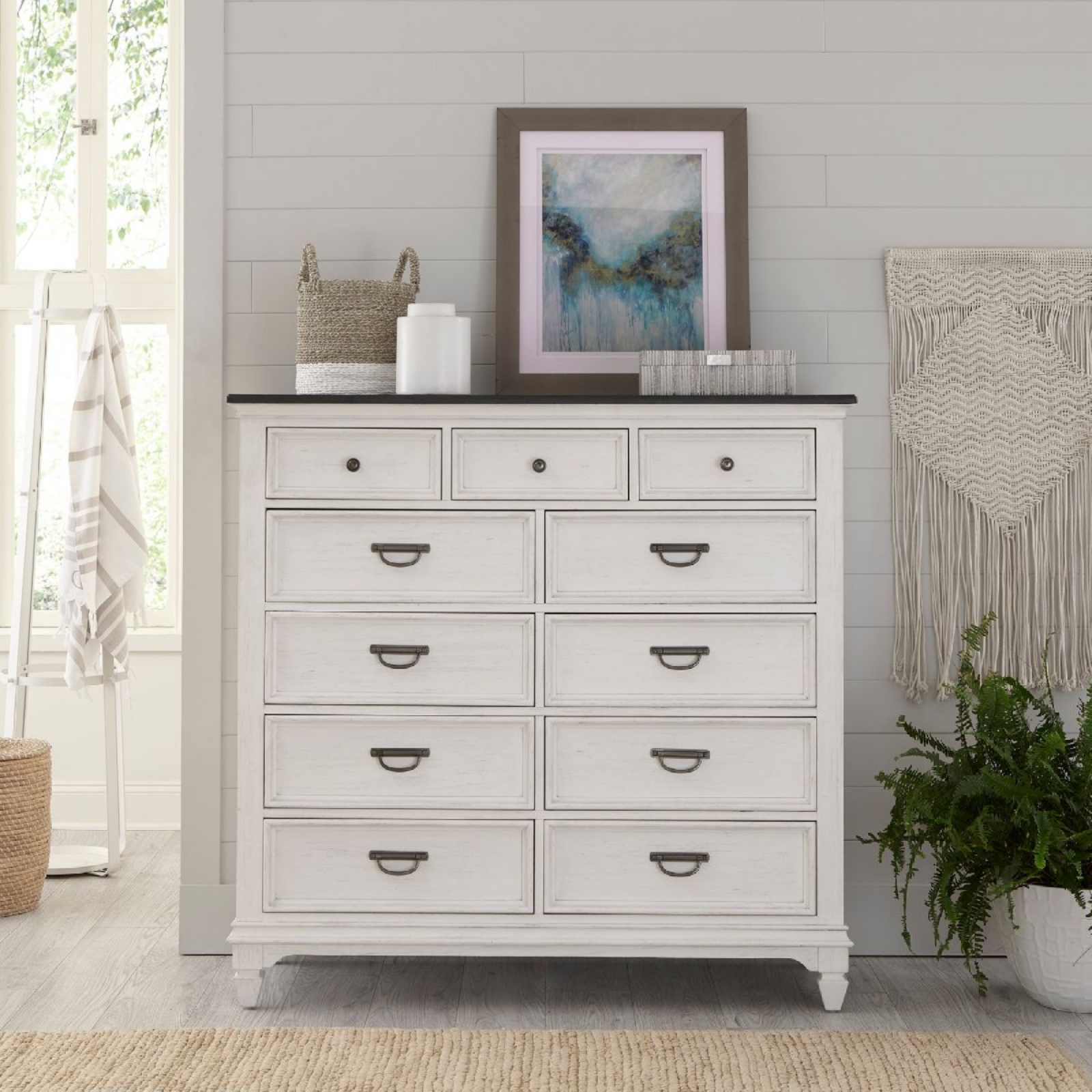 Allyson Park Chest of Drawers