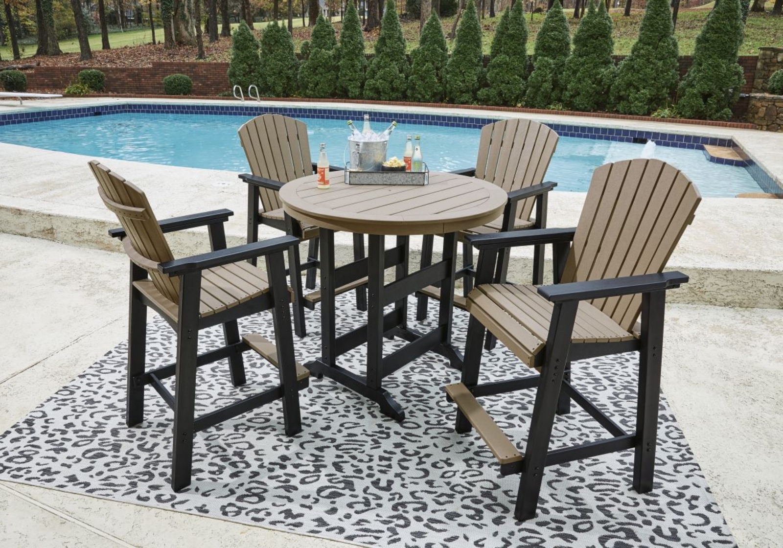Fairen Trail Outdoor Dining Table & 4 Stools