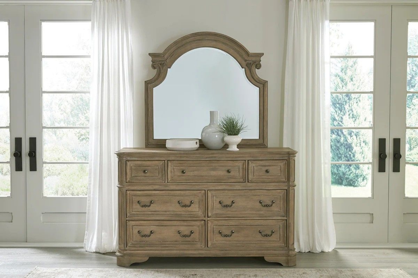 Magnolia Manor II Dresser