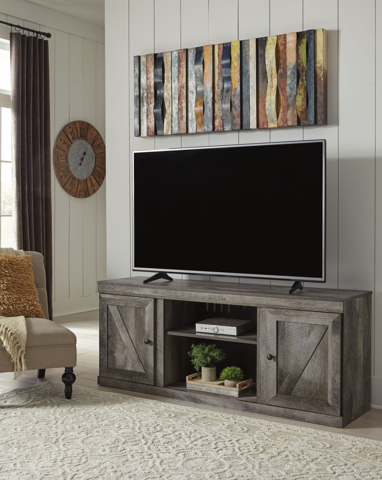 Wynnlow TV Stand
