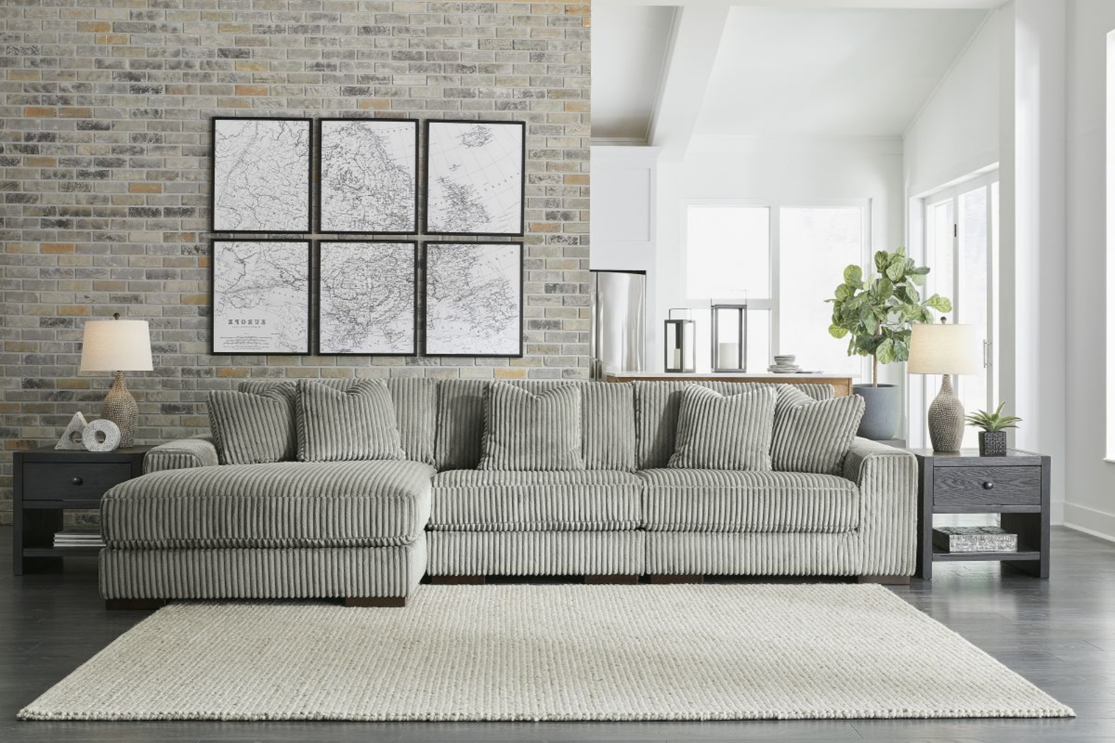 Lindyn Sectional