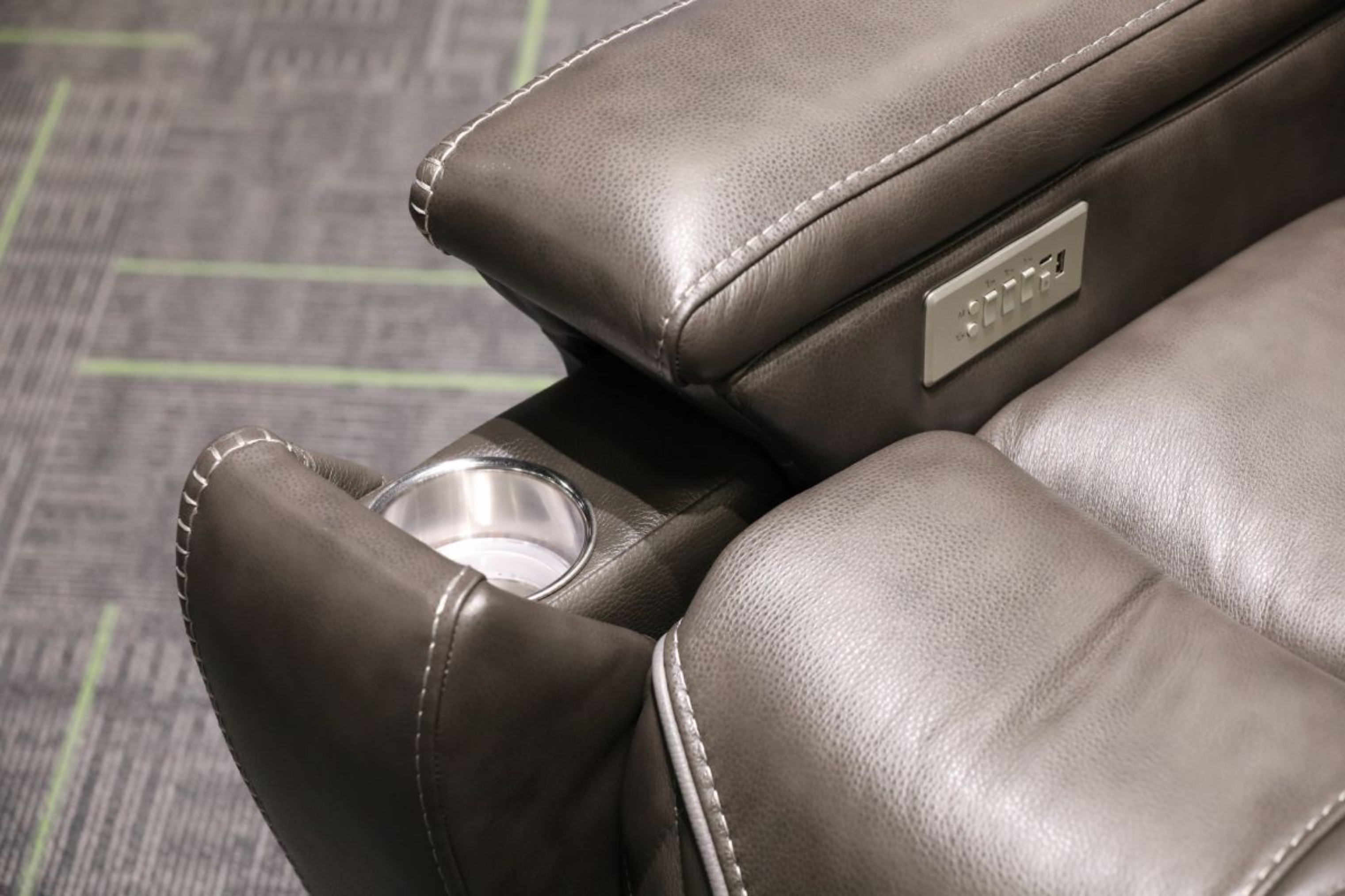 Rainier Power Recliner